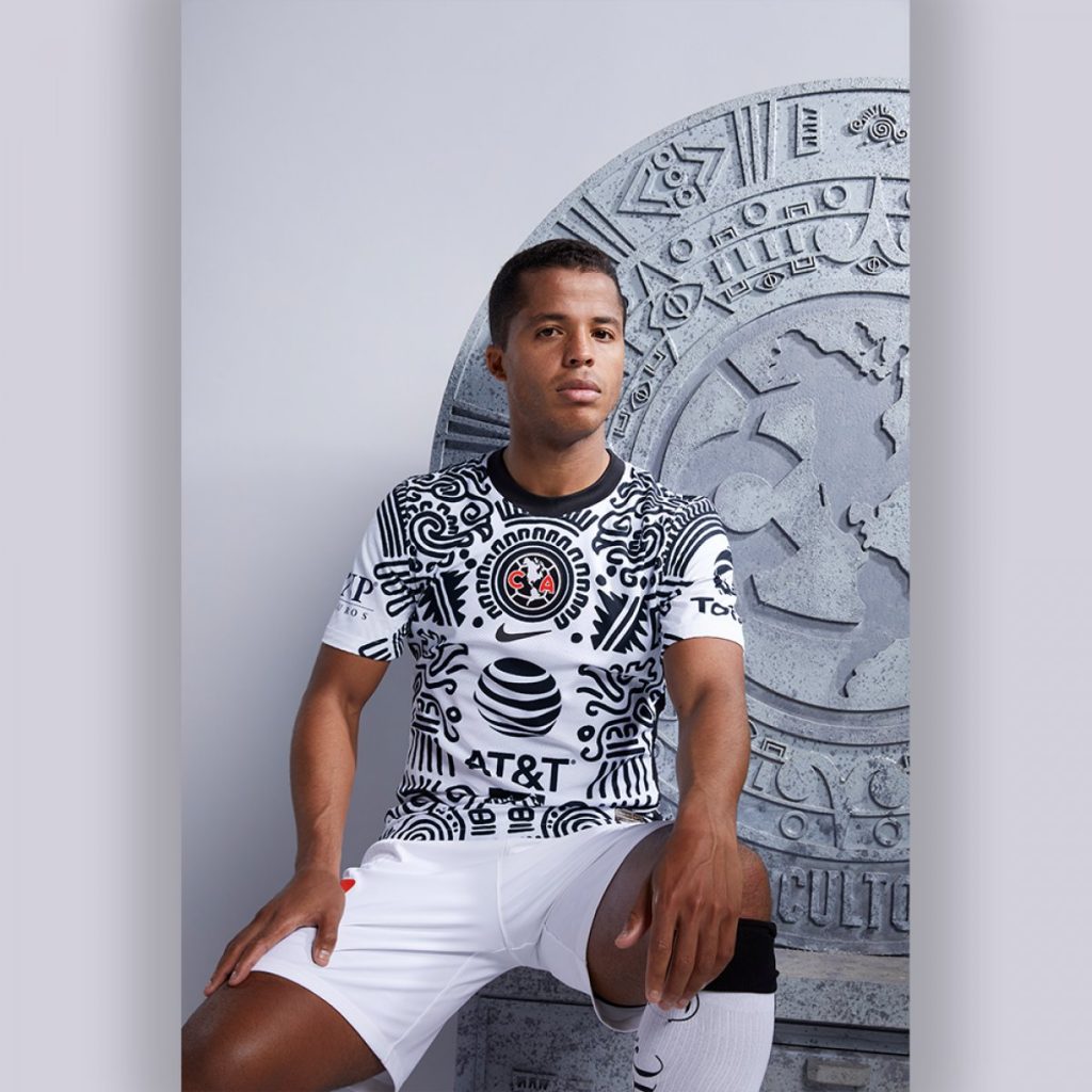 Club America presenta tercer uniforme y tienda oficial en Linea ...